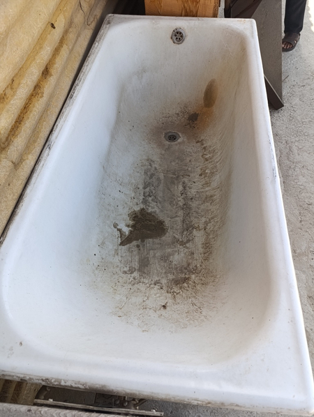 4 kamporli Gaz pilitasi va Vanna ichini 1 ta yusa boldi