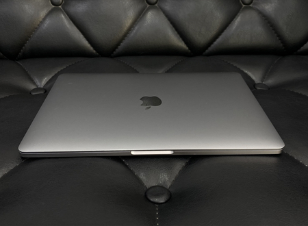 Apple MacBook Pro  GB 2018 года в идеально состоянии