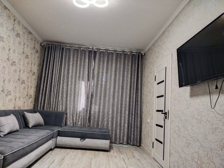 Срочно продам ттз4 Мирзо Улугбек район 2/4/4 бал 2/6  треб ремонт