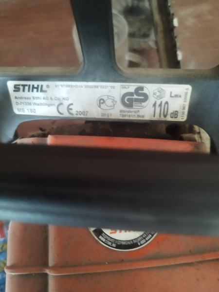 Benzinpila STIHL sotiladi.