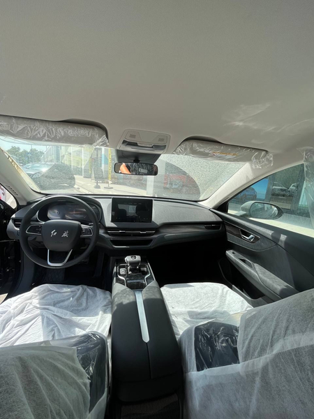 Hongqi EQM5 450 km