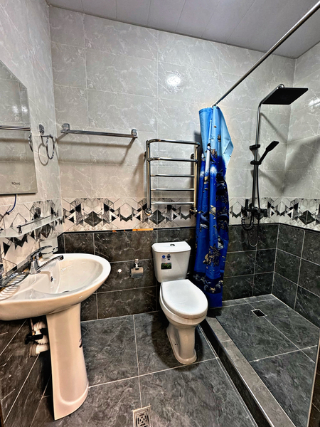 Tashkent Olmazor tumanida uchastka 3 xona 1 oshxona
