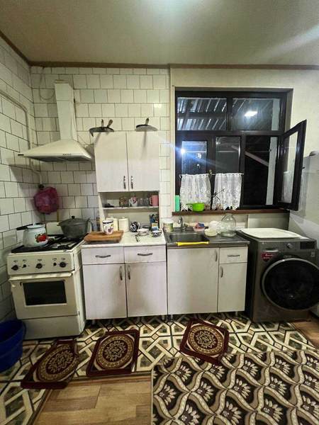 Срочно Продаётся Квартира. р-н Сергели, Сергели-8A 4/1/9 Бал: 2*6