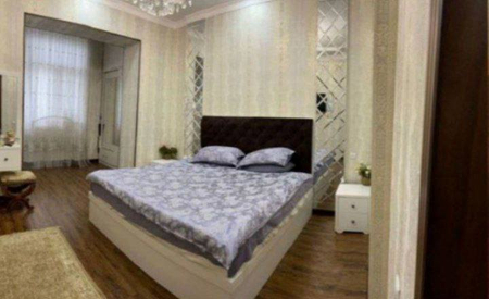 Шота Руставели 2в3/4/4 кирпич Высокопотолочка. Ориентир Ялпиз ресторан