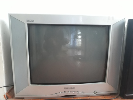 Televizorlar sotiladi. Holati yaxshi.