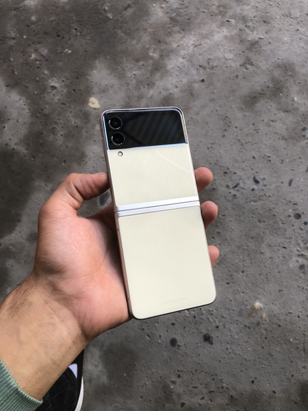 Z flip 3 zapchastga з флип 3 на запчаст
