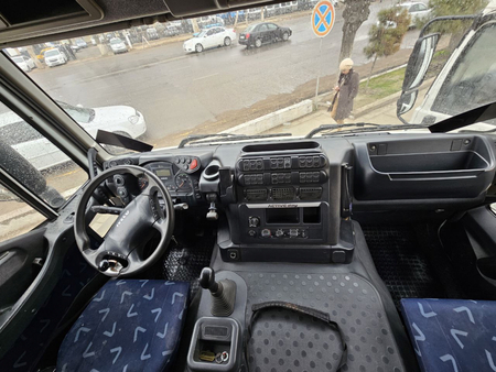 Sotiladi Kran manipulyator Iveco