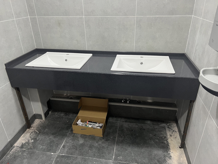 Stoleshnitsa buyurtma asosida siz hohlagan ranga va razmerda