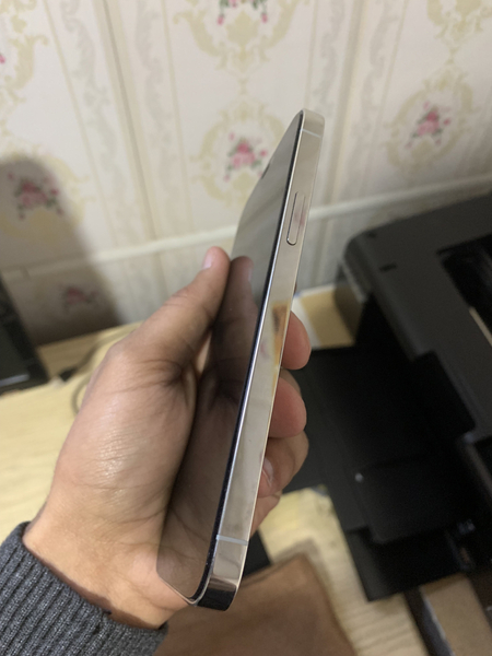 Iphone 12pro…………