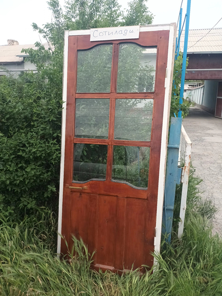 Eshik romlari sotiladi
