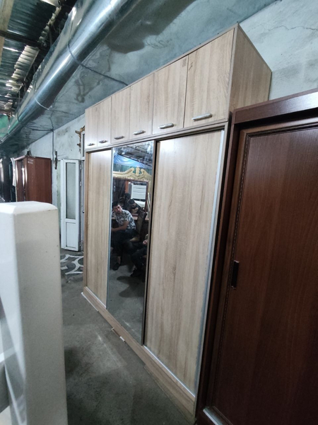 Arzon shkaflar bor ishlatilgan dastavka mavjud