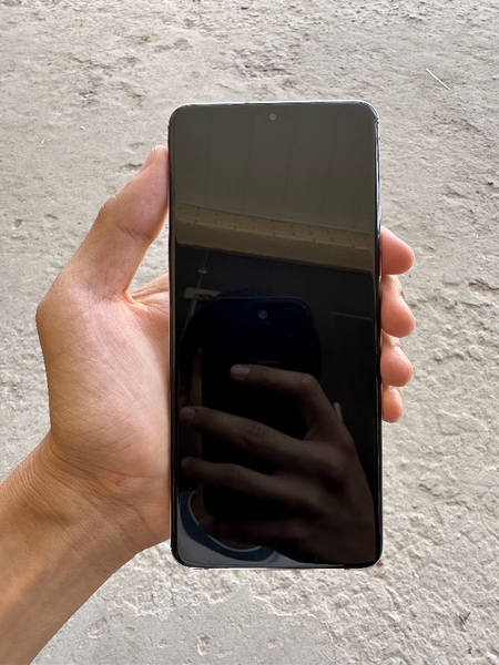 Samsung A82 5G white. Holati yaxshi .