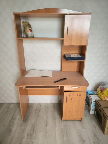 Сотилади парта 2 та бор