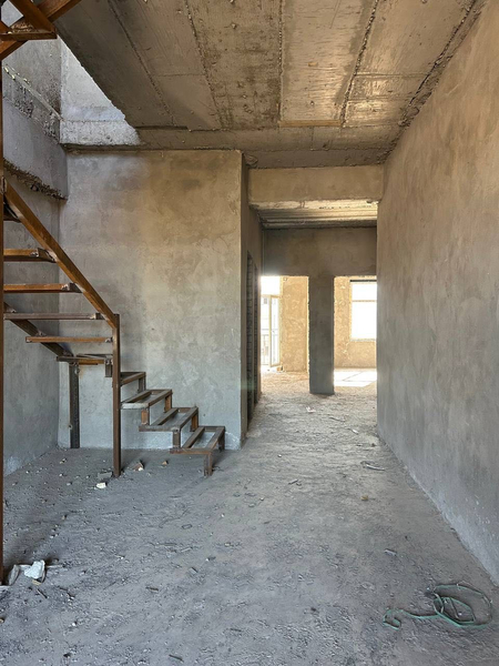 Poytaxt Residence Продается 4 комнатная коробка Ашхабад ул.Махтумкули