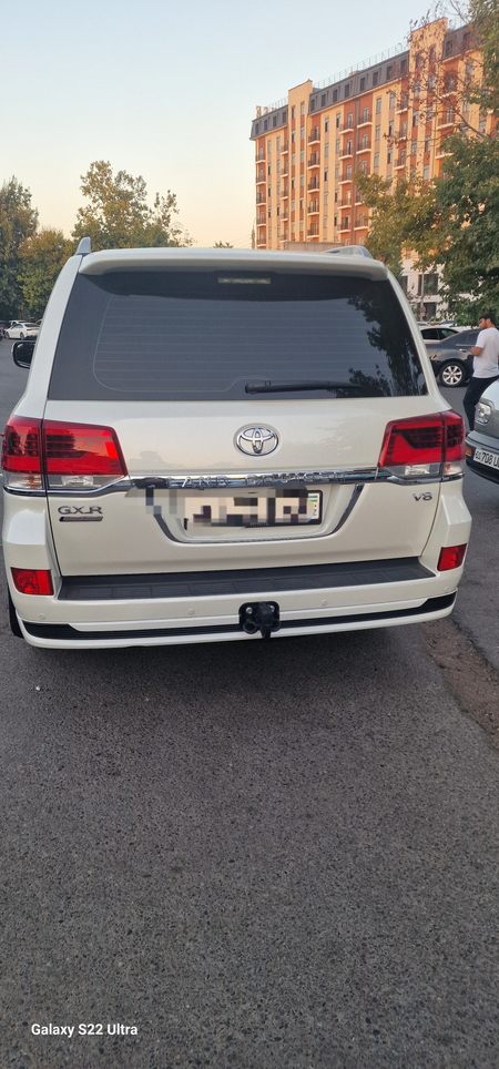 Продажа машина TOYOTA PRADO 200