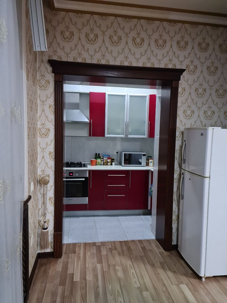 Аренда. 3 комнатный квартира  Сдаётся. м Буюк ипак  йули.
