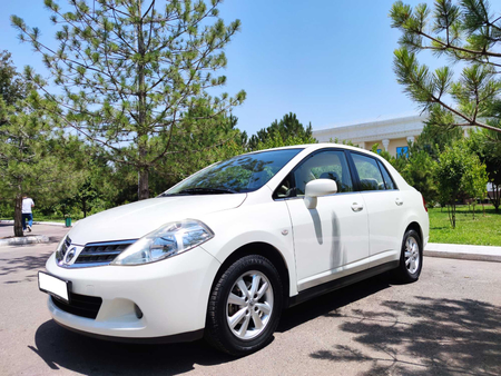 Nissan Tiida 1.6 MT