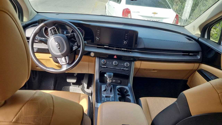 срочно продаётся KIA Karnival