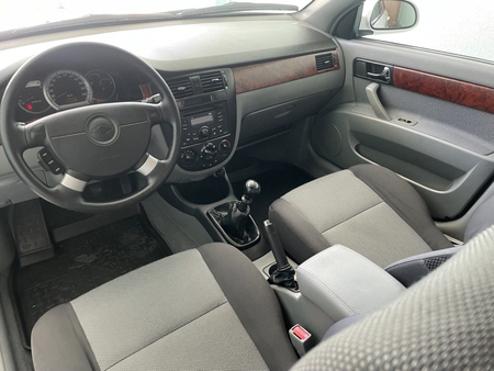 Lacetti sotiladi