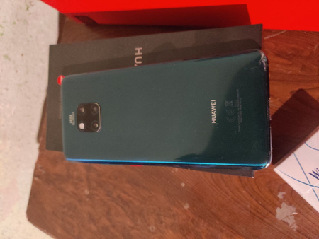 Huawei mate 20 pro 6/128 ful sotiladi srochna