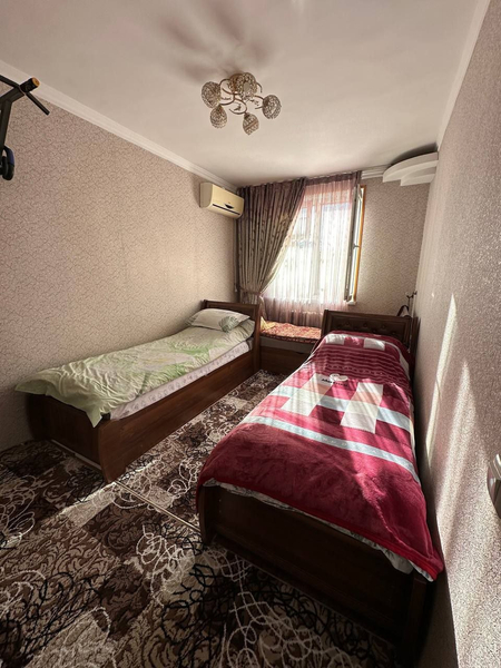 СРОЧНО  Продается 4 Комнатная  Квартира.