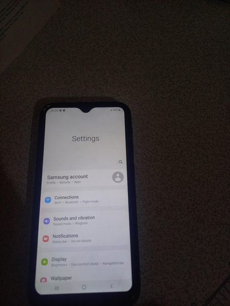 Samsung A10 Qizil