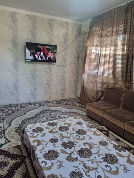 .Продам 3комнатную 2этаж 60м2 разделный санузел тоже Сергели 7А 61000$
