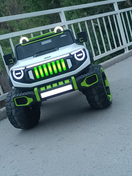 Bolalar uchun moshina Jeep