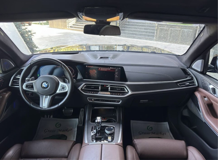 BMW X7 50i  4.4L