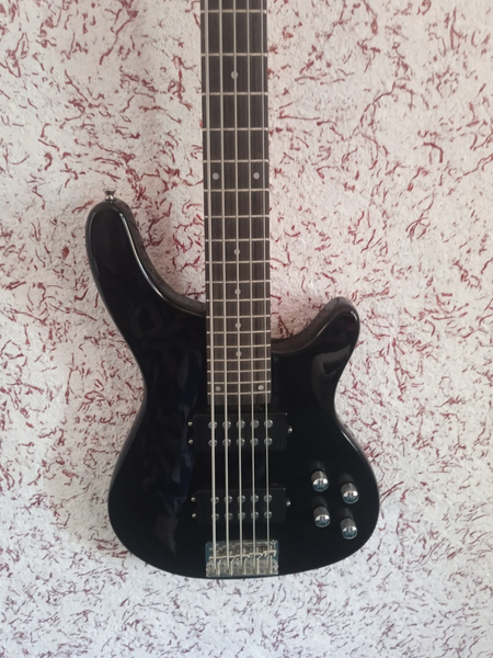 Bas gitara aktiv 5 strunali
