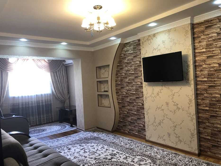 Айбек • Метро • 3-комн • 70 м² • этаж 3/4 • [СУ:]
