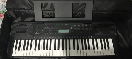 Yamaha PSR E-273 + комплект