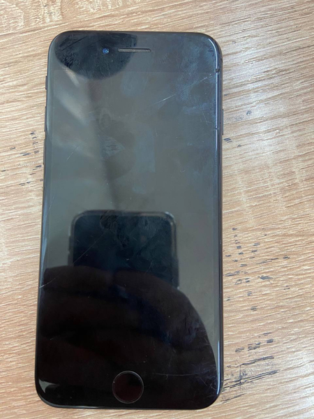 Iphone se2020 holat yaxw
