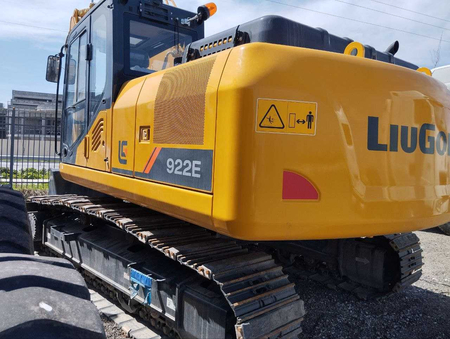 Гусеничный экскаватор 1,2 куб 22 тонн CLG922E! В наличии Самарканд!
