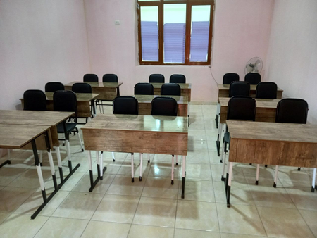 O‘quv markazlari uchun parta va stullar