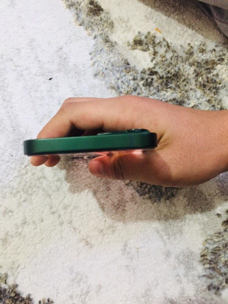 Iphone 13 Green.