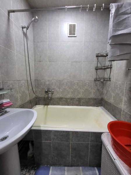 Продается квартира: 1-комнатная 1/5  переделана в 2 в Буз-2   (J3753)