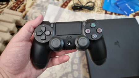 Sony PlayStation 4 Slim 1000g HDR, 1 оригинал джойстик. Версия 9.0
