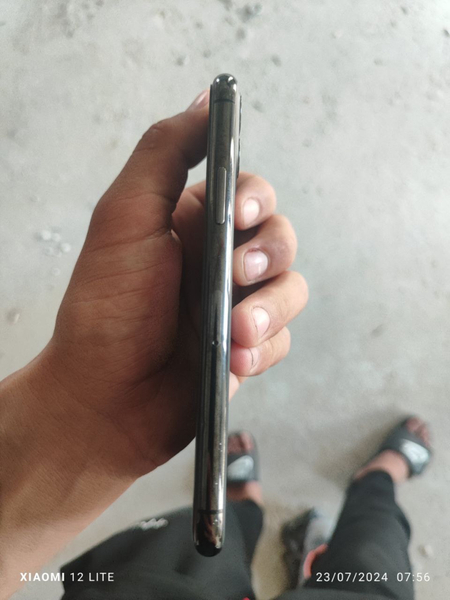 Iphone 11 pro sotiladi