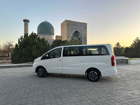 JAC M3 Plus oq va qora nalichida tayyor