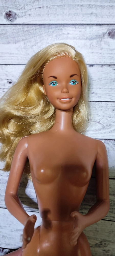 Vintage Barbie super size 1976
