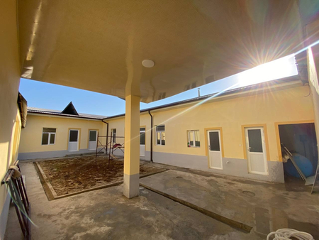 Uy sotiladi Nazarbek Turkiston mahalla