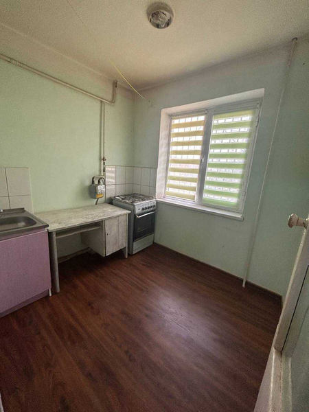 1 xonali 36m² 1-qavat uy sotiladi