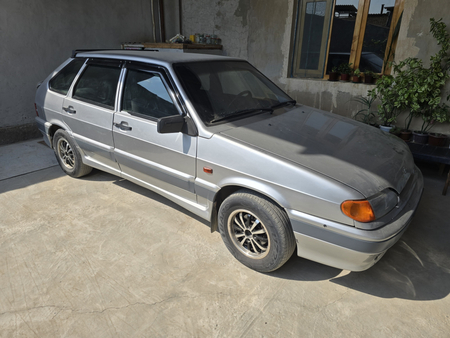 Lada 2114 sotiladi