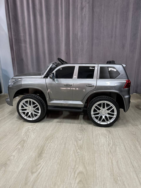 Lexus Lx570 gray