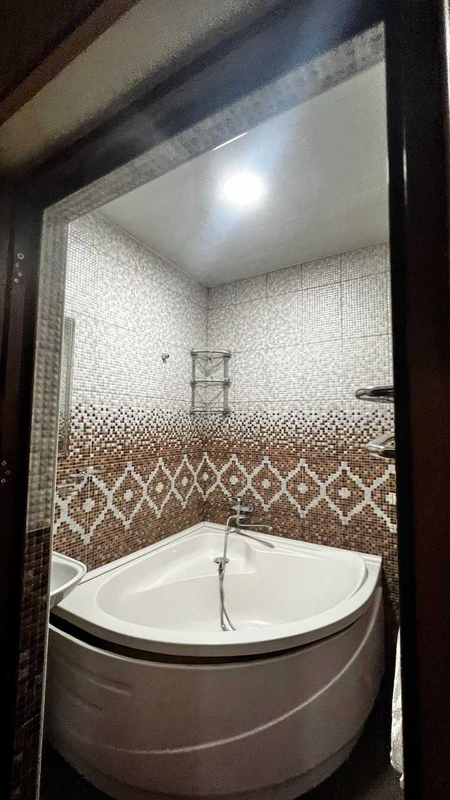 Гулзор  .4/4/5.    Евро ремонт!  92 м²  ( GULZOR MAHALLA )