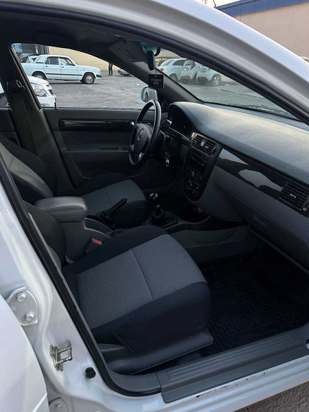 Lacetti 2010 1.8 ideal