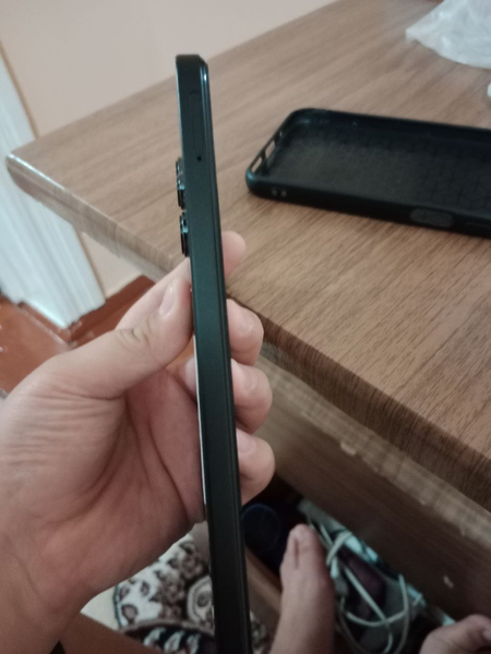 Телефон марка Xiaomi redmi 12