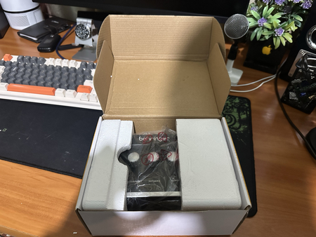 Behringer u-phoria um2 звуковая карта