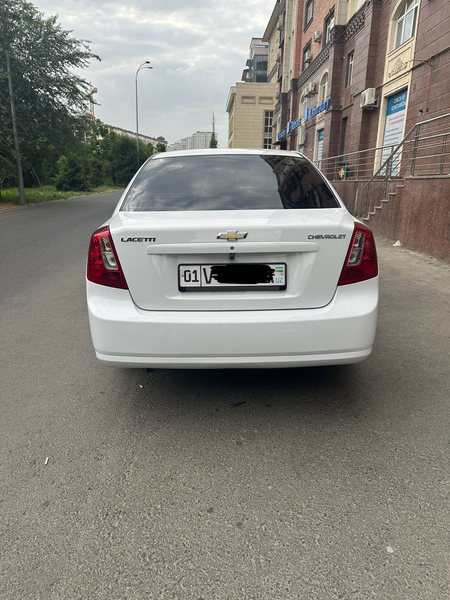 Продаю свою машину 2016/2017 года Lacetti азиатка
